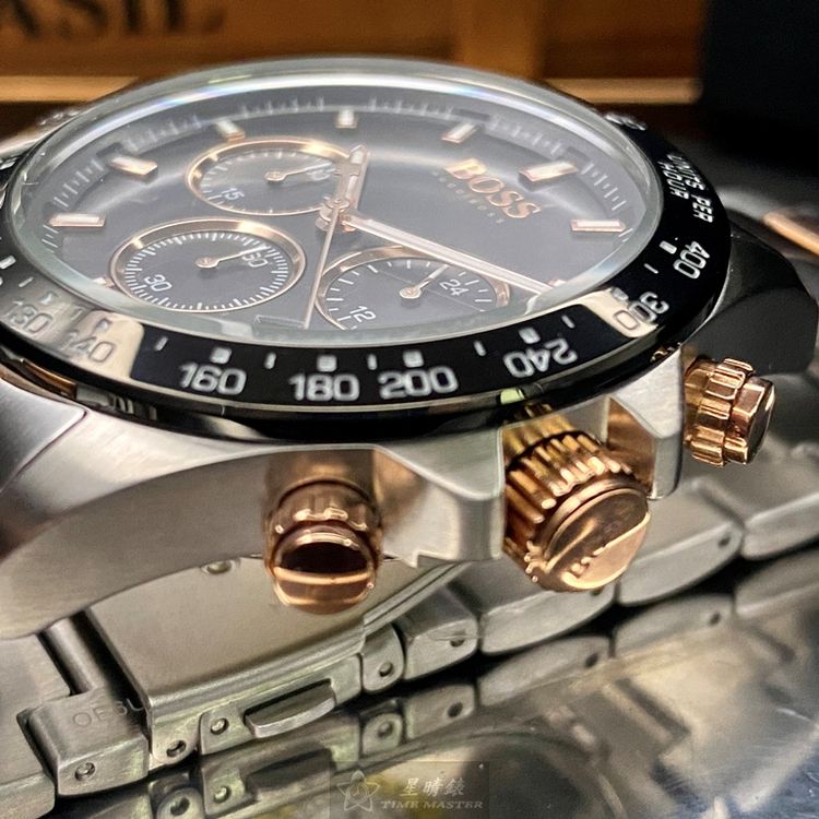 點數9%★BOSS手錶,編號HB1513757,42mm黑圓形精鋼錶殼,黑色三眼, 時分秒中三針顯示, 運動錶面,金銀相間精鋼錶帶款,自用送人 ...