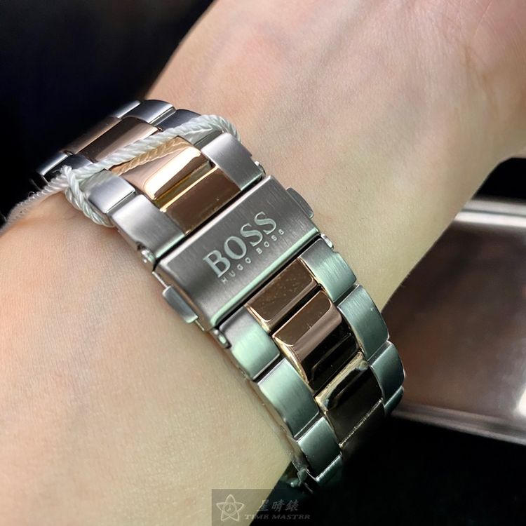 BOSS手錶,編號HB1513757,42mm黑圓形精鋼錶殼,黑色三眼, 時分秒中三針顯示, 運動錶面,金銀相間精鋼錶帶款,自用送人都不錯 ...