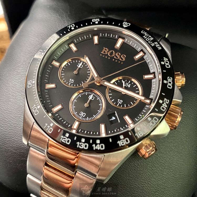 點數9%★BOSS手錶,編號HB1513757,42mm黑圓形精鋼錶殼,黑色三眼, 時分秒中三針顯示, 運動錶面,金銀相間精鋼錶帶款,自用送人 ...