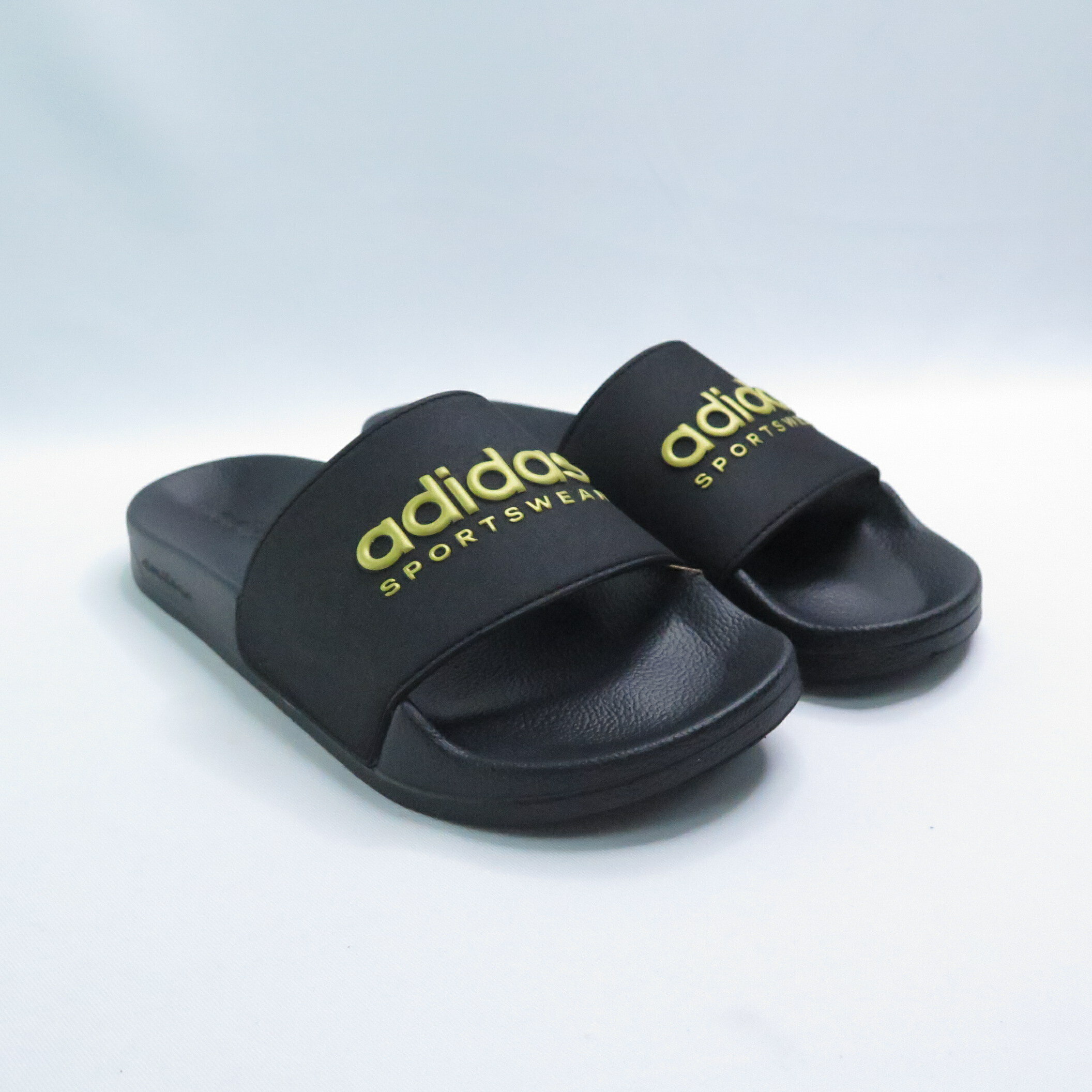 ADIDAS II0018 ADILETTE SHOWER 男女款拖鞋 快乾拖鞋 淋浴 泳池 黑金【iSport愛運動 ...