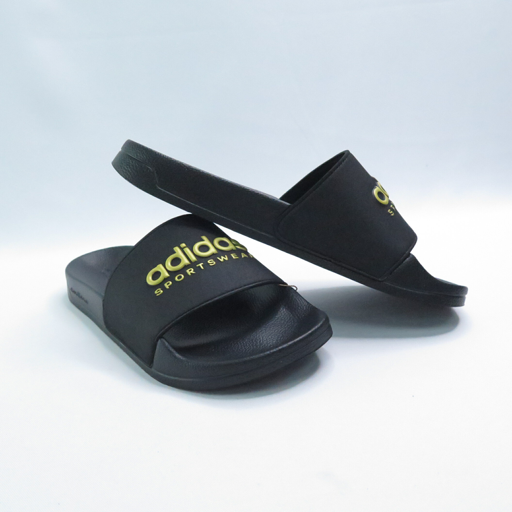 ADIDAS II0018 ADILETTE SHOWER 男女款拖鞋 快乾拖鞋 淋浴 泳池 黑金【iSport愛運動 ...
