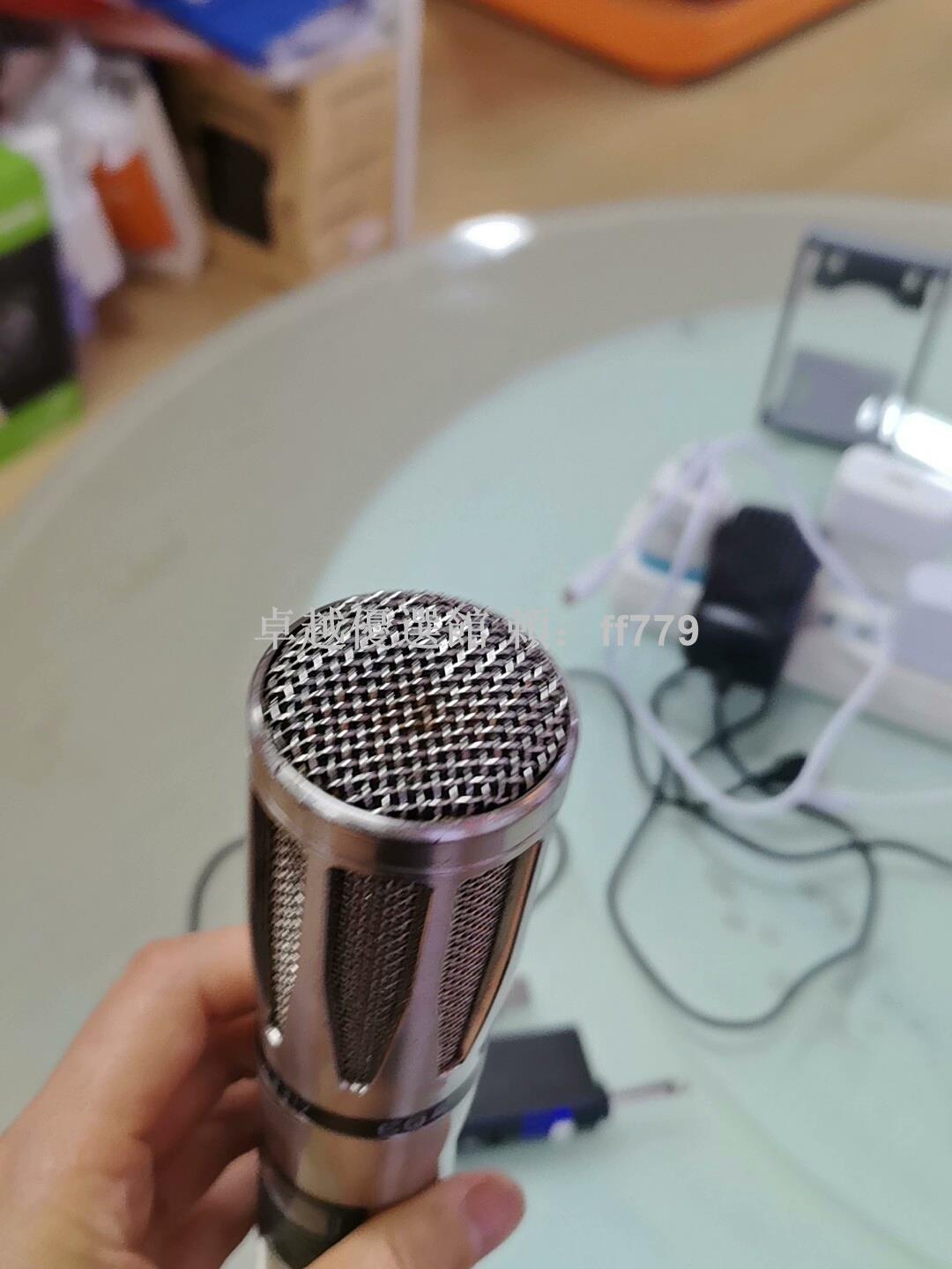 【卓越優選館】CQA3317 無線麥克風 一拖一設計 專業動圈話筒 高音質清晰穩定 K歌直播 戶外演出 銀色機身 黑色防塵套 配置齊全 ...