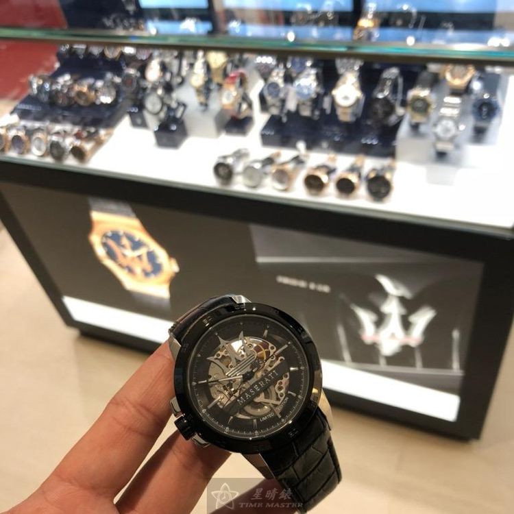 點數9%★MASERATI手錶,編號R8821119007,46mm玫瑰金圓形精鋼錶殼,寶藍色鏤空, 運動錶面,寶藍真皮皮革錶帶款,賭場限量款 ...