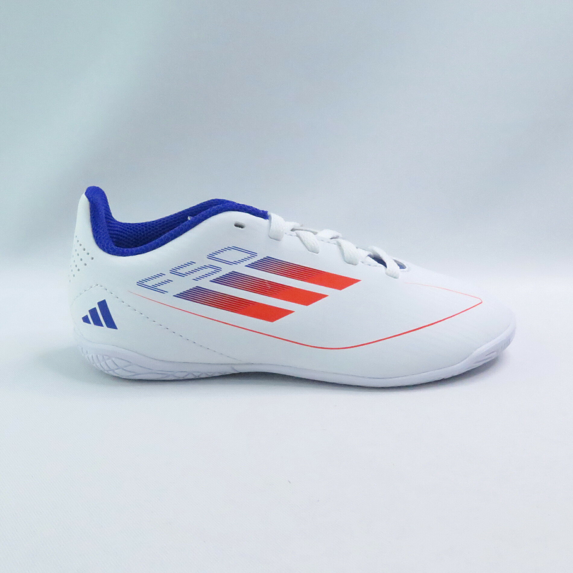 adidas IF1392 F50 Club IN J 中大童 足球鞋 室內 平底 白【iSport愛運動】 | ISPORTSHOP直營店 ...